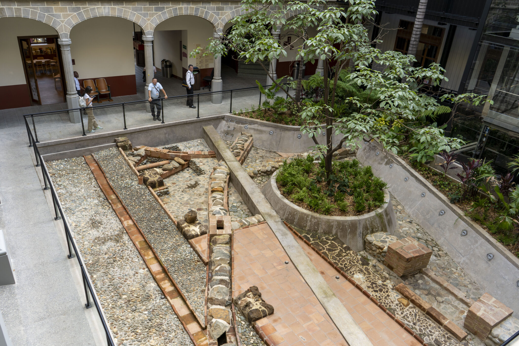 El Claustro Comfama: 222 años de historia que la caja conserva para ...